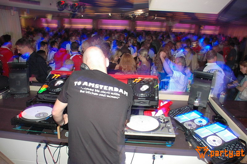 Party.at - Photos: AUT vs. GER - Afterparty, Passage