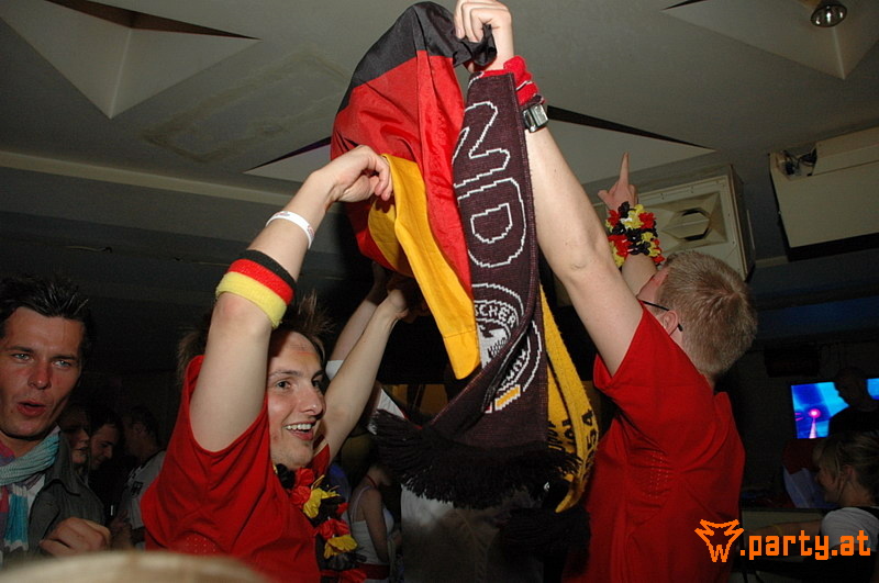 Party.at - Photos: AUT vs. GER - Afterparty, Passage