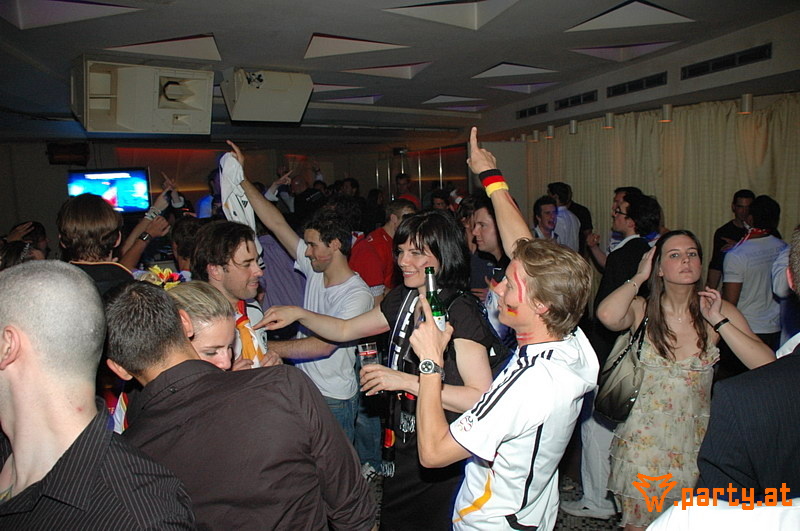 Party.at - Photos: AUT vs. GER - Afterparty, Passage