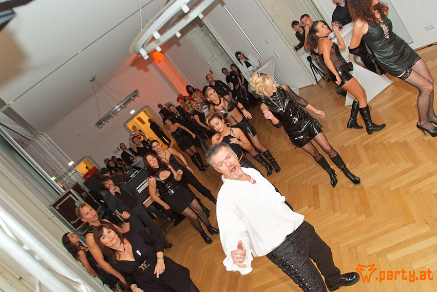 Party.at - Photos: Lack-Leder-Nacht, Schloss Hunyadi
