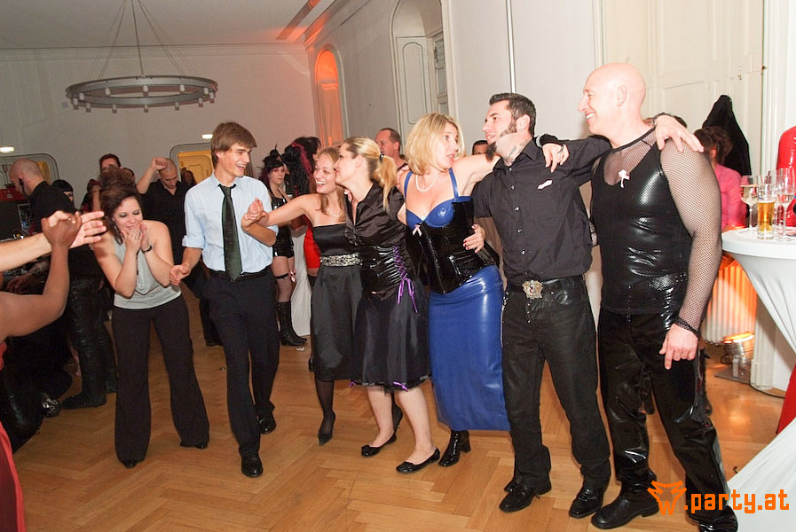 Party.at - Photos: Lack-Leder-Nacht, Schloss Hunyadi