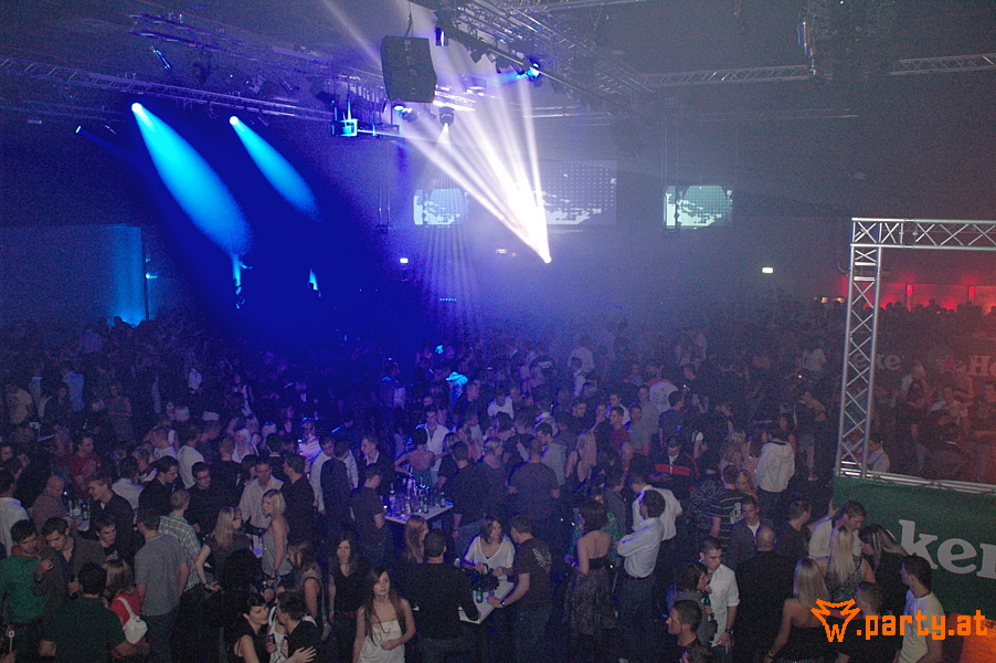 Party.at - Photos: Eröffnung der Halle B in Baden, Halle B