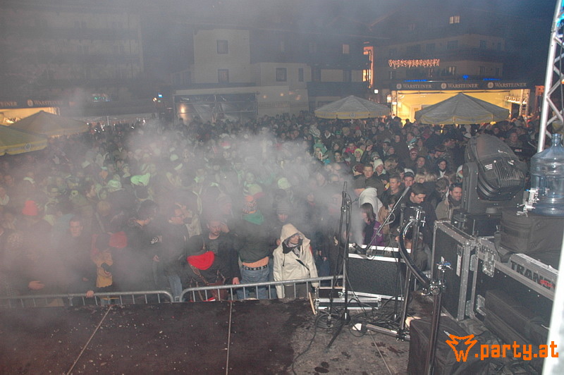 Party.at - Photos: Rave On Snow 2009, Dorfplatz / Open Air Stage