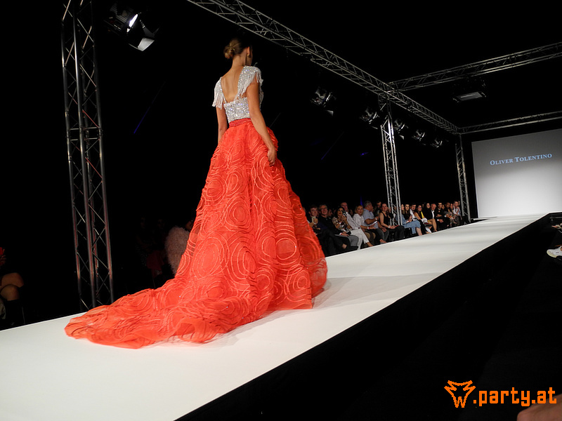 Party.at - Photos: 14. MQ Vienna Fashion Week / Oliver Tolentino, Museumsquartier